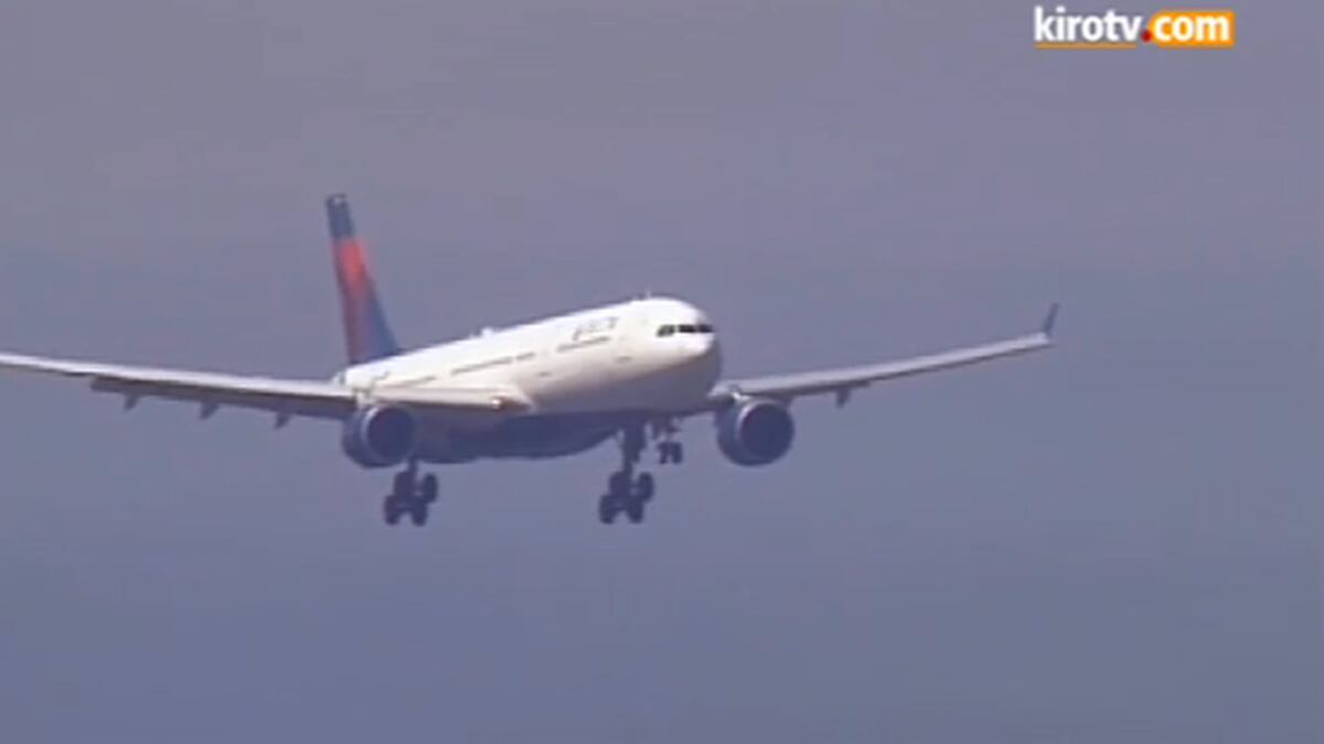 Plane lands safely at SeaTac in precautionary landing