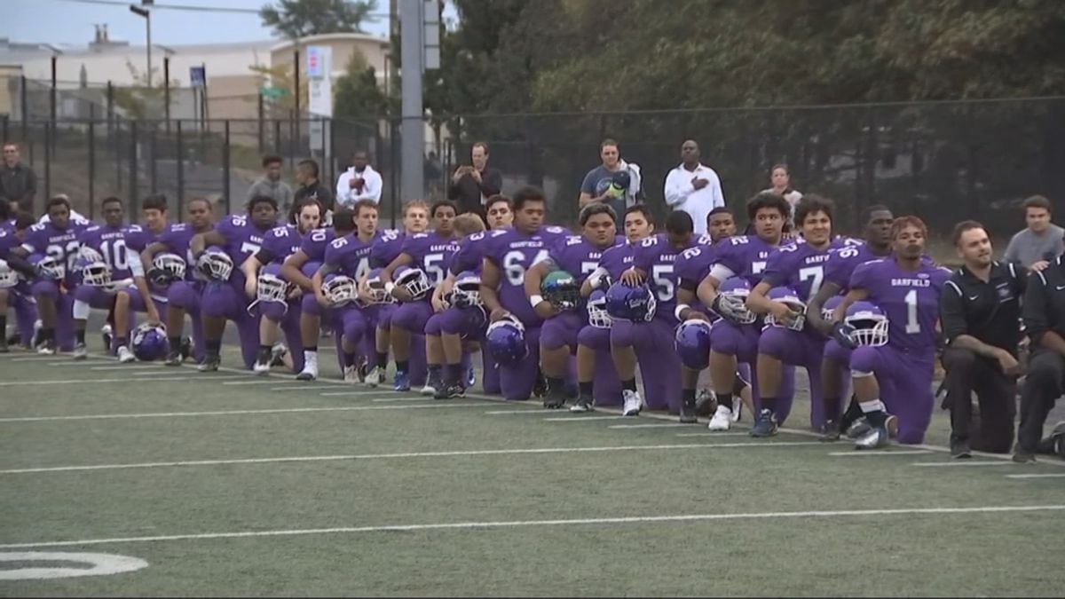 Garfield High School football to take a knee at each game
