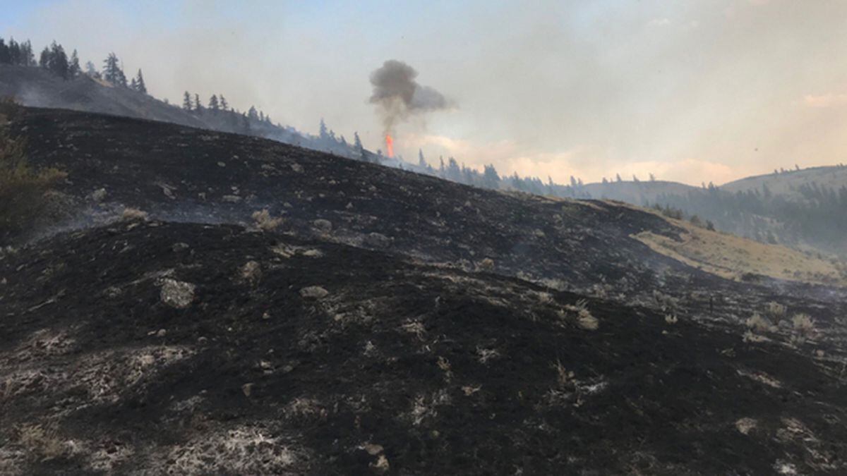 Wildfire near Chelan prompts evacuations, closes highway
