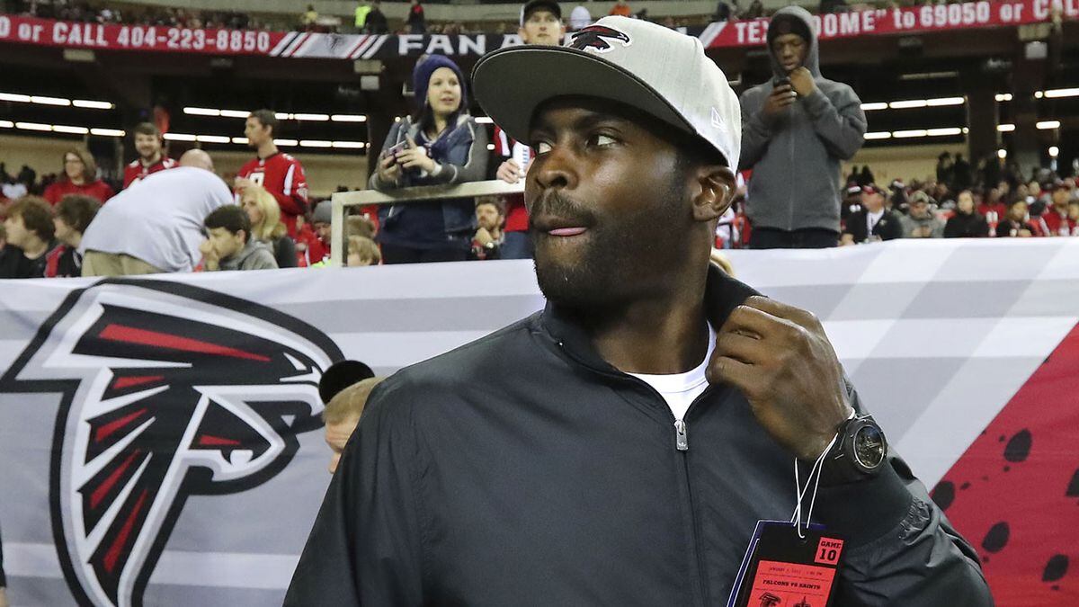 Michael Vick makes return to Falcons